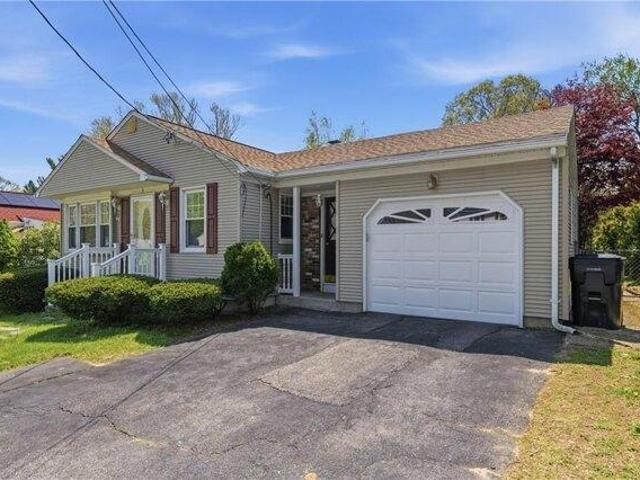 house with 3 bedroom, Cumberland RI DS102763189