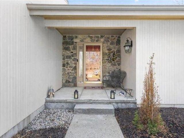 house with 3 bedroom, Cumberland RI DS102776128