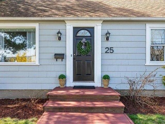 house with 3 bedroom, Cumberland RI DS102779164