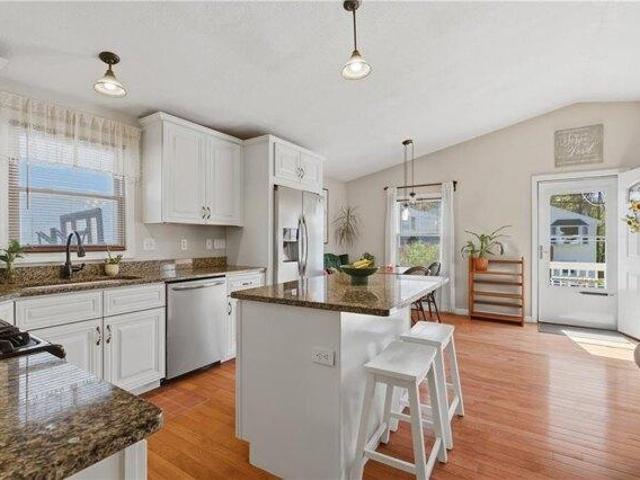 house with 3 bedroom, Cumberland RI DS102779270