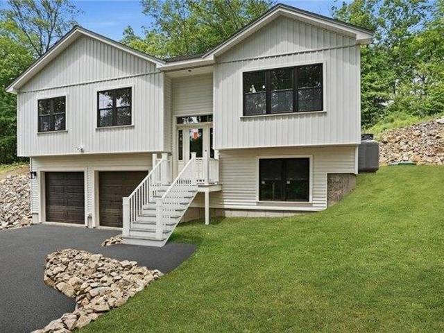 house with 3 bedroom, Cumberland RI DS103020315