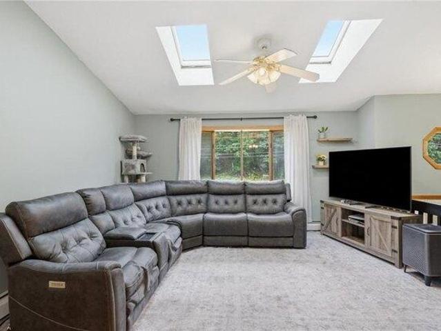 house with 3 bedroom, Cumberland RI DS103622118
