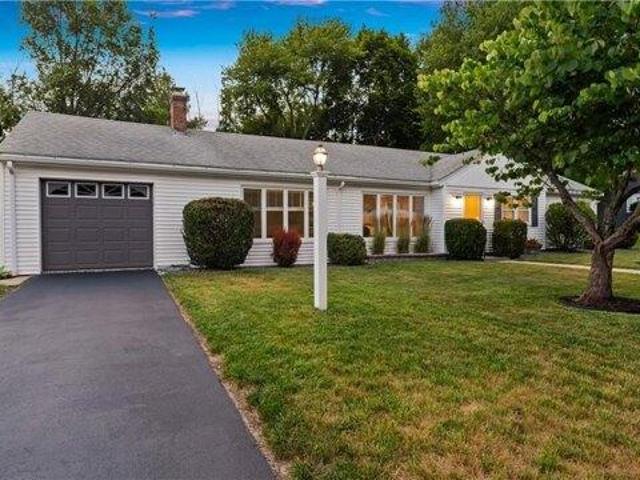 house with 3 bedroom, Cumberland RI ES104112229
