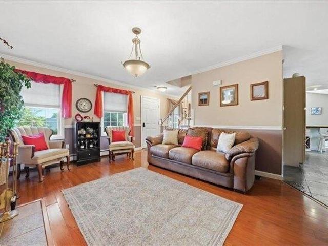 house with 3 bedroom, Cumberland RI ES104444191