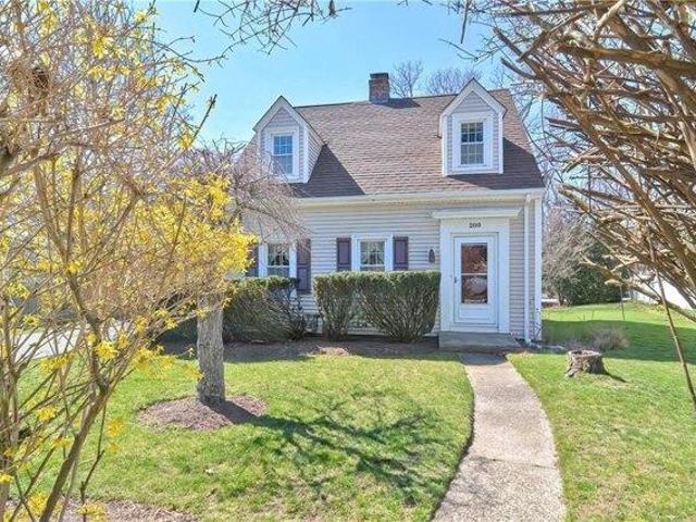 house with 3 bedroom, Cumberland RI ES104478924