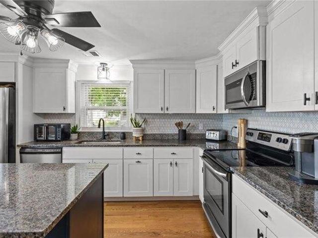 house with 3 bedroom, Cumberland RI ES105096171