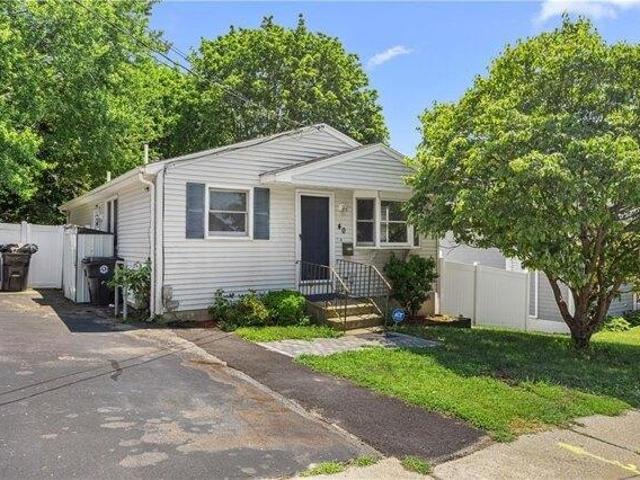 house with 3 bedroom, Cumberland RI ES105115793