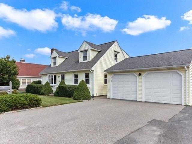 house with 3 bedroom, Cumberland RI ES105157531