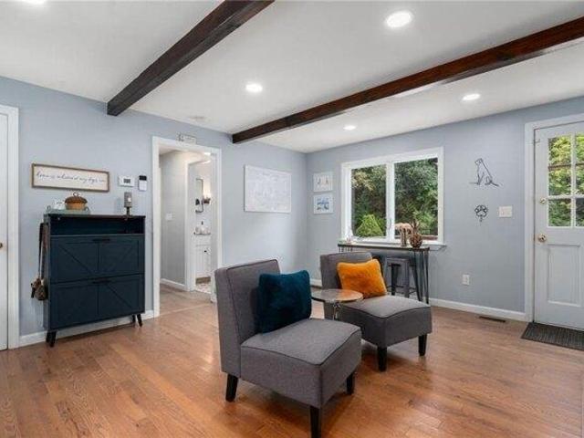 house with 3 bedroom, Cumberland RI ES105192588