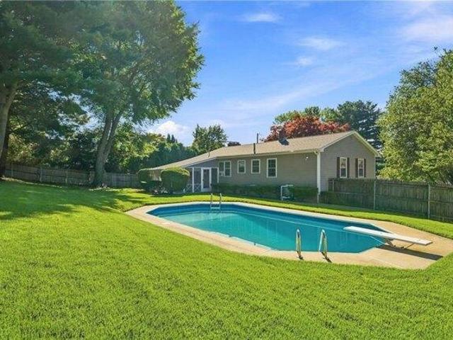 house with 3 bedroom, Cumberland RI ES105193503