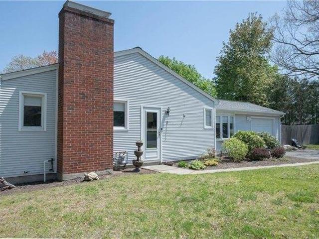 house with 3 bedroom, Cumberland RI ES103034543