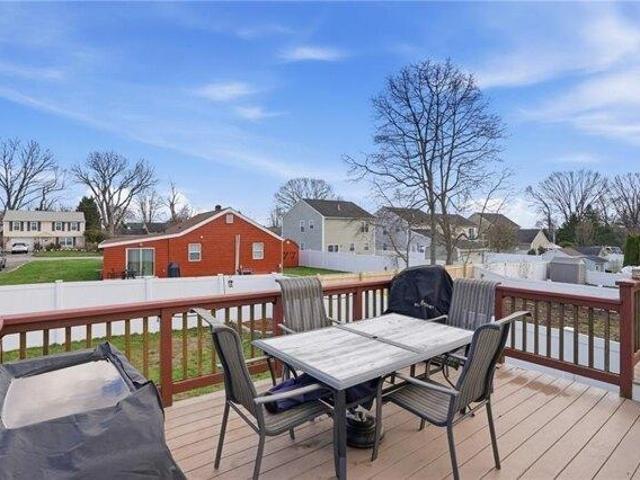 house with 3 bedroom, Cumberland RI ES103033524