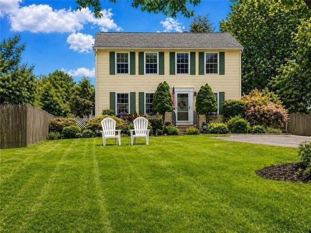 house with 3 bedroom, Cumberland RI ES103071579