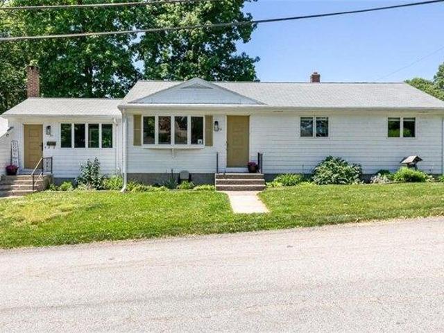 house with 3 bedroom, Cumberland RI ES103097326