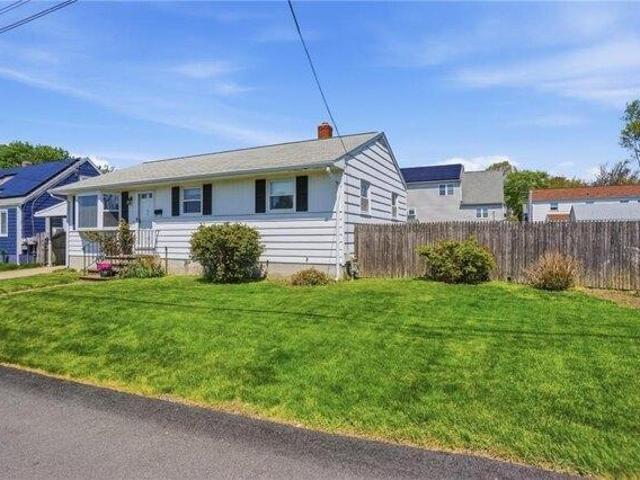 house with 3 bedroom, Cumberland RI ES103099494