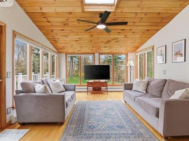 house with 3 bedroom, Cumberland RI ES103100577