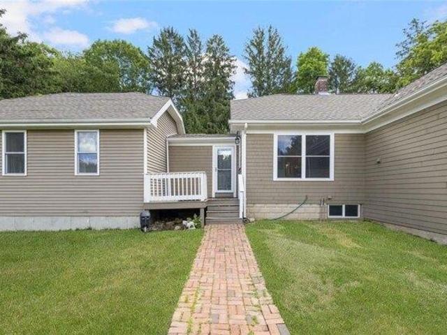 house with 3 bedroom, Cumberland RI ES103627763