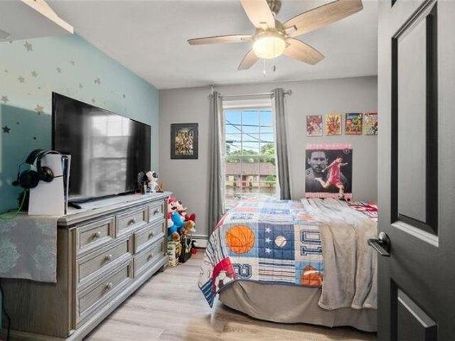 house with 3 bedroom, Cumberland RI ES103928701