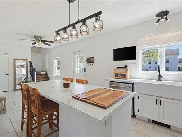 house with 3 bedroom, Cumberland RI ES103967619