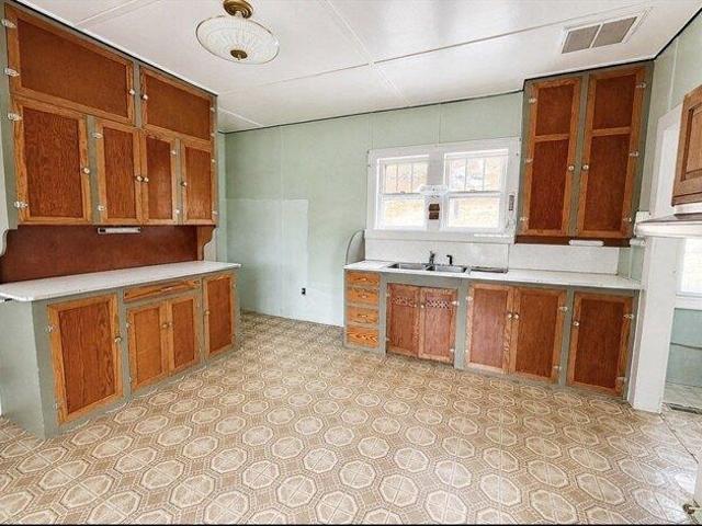 house with 3 bedroom, Cummington MA ES105092807