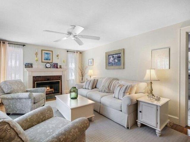 house with 3 bedroom, Danvers MA DS102088805