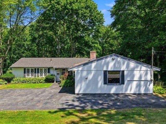house with 3 bedroom, Danvers MA ES105115411