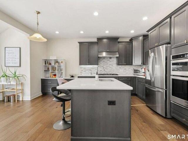 house with 3 bedroom, Danbury CT DLS101801879