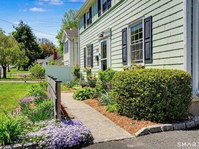 house with 3 bedroom, Danbury CT DLS102346372