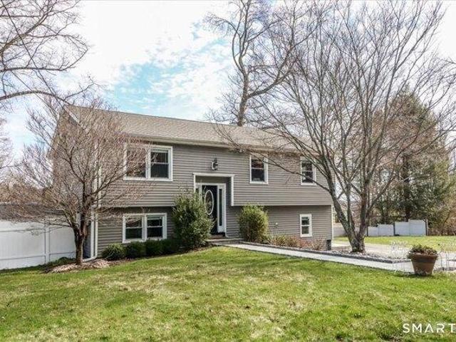 house with 3 bedroom, Danbury CT DLS102776301