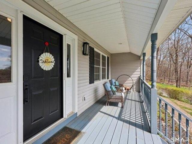 house with 3 bedroom, Danbury CT DLS102729449