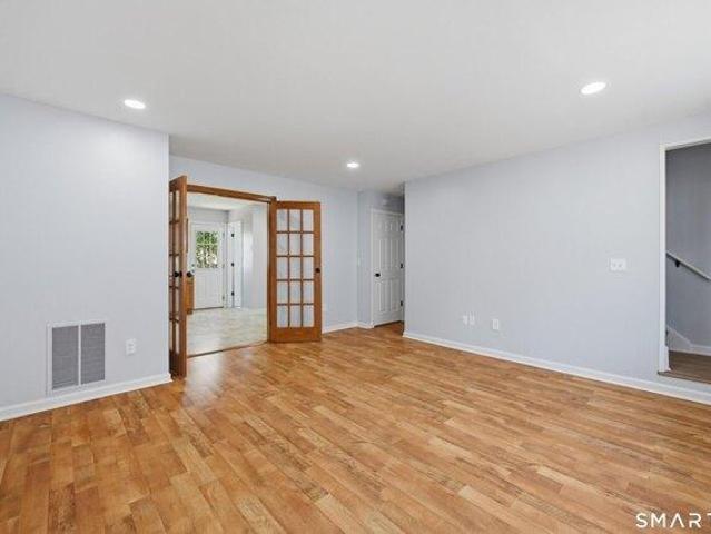 house with 3 bedroom, Danbury CT DS104441815