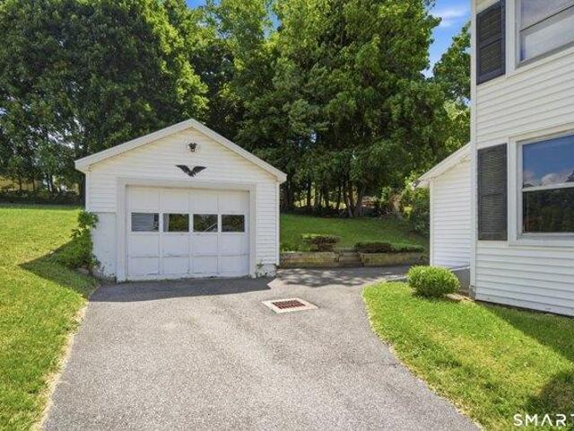house with 3 bedroom, Danbury CT ES104074634