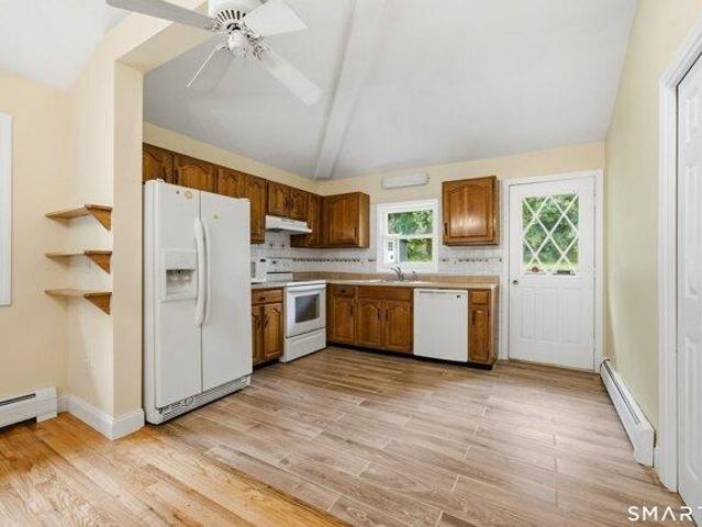house with 3 bedroom, Danbury CT ES104115299
