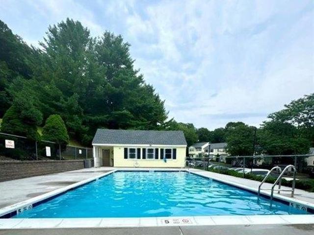 house with 3 bedroom, Danbury CT ES104113212