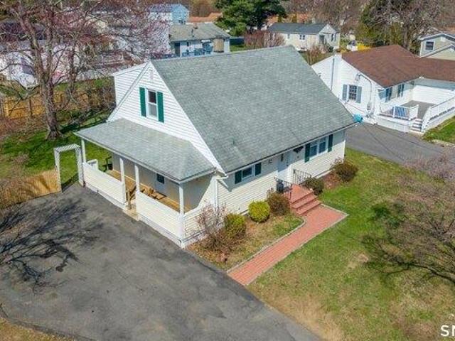house with 3 bedroom, Danbury CT ES104149947