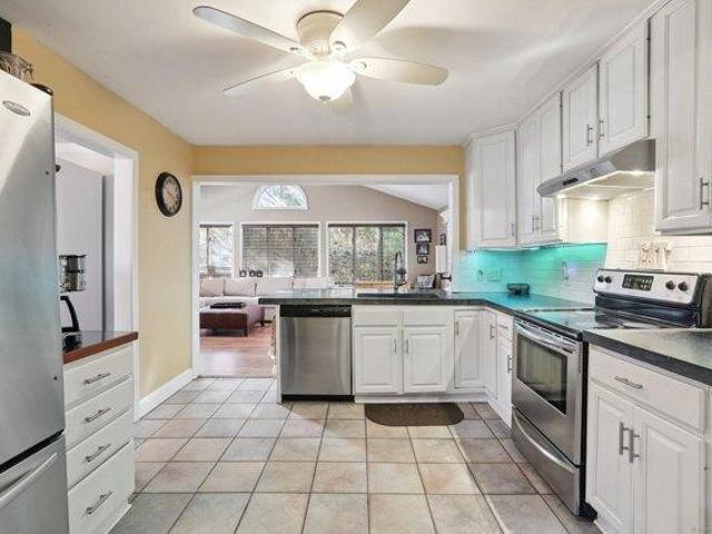house with 3 bedroom, Danbury CT ES104187915