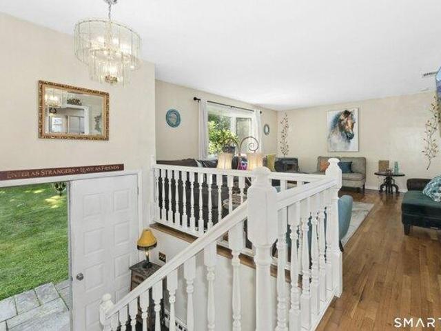 house with 3 bedroom, Danbury CT ES104265710