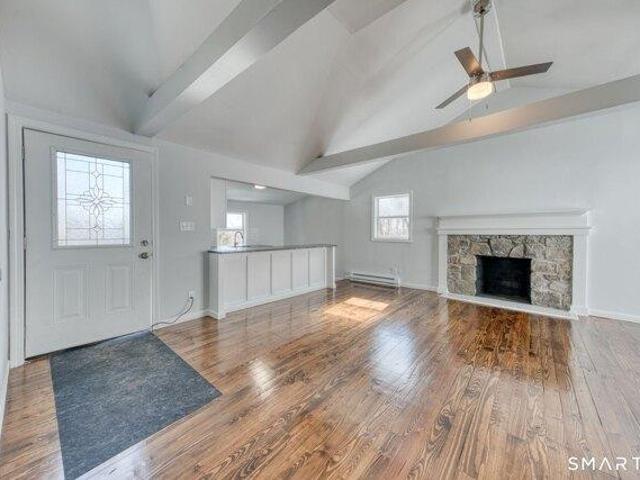 house with 3 bedroom, Danbury CT ES104297522