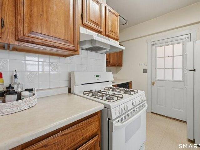 house with 3 bedroom, Danbury CT ES104328929