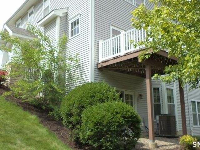 house with 3 bedroom, Danbury CT ES104441589