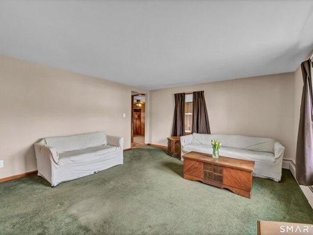 house with 3 bedroom, Danbury CT ES104542726