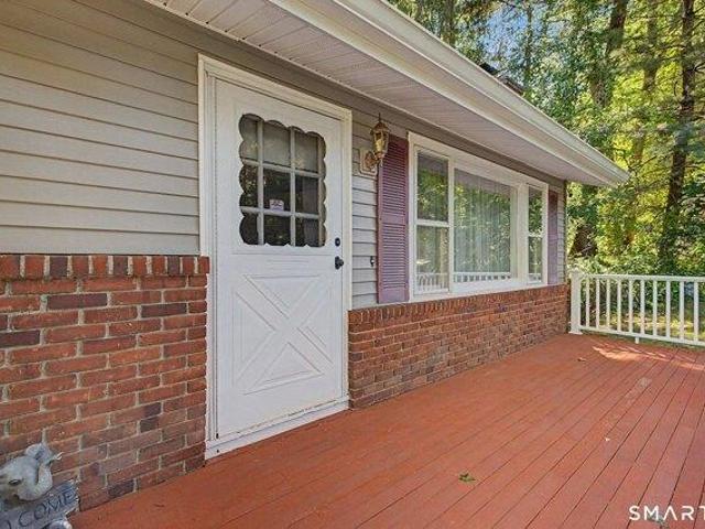 house with 3 bedroom, Danbury CT ES104567488