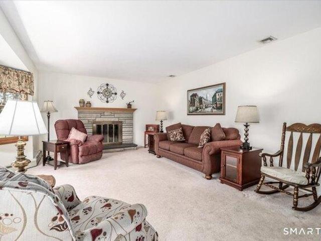 house with 3 bedroom, Danbury CT ES104789935