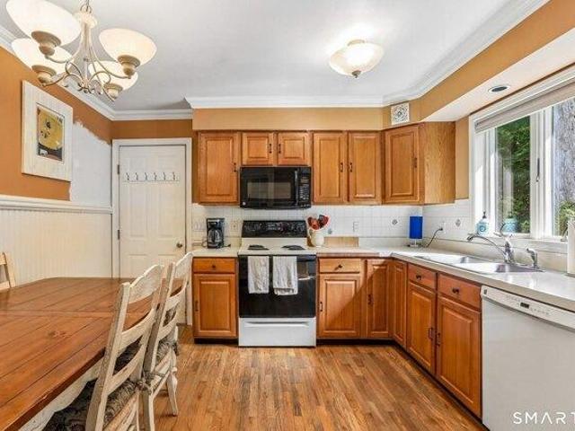 house with 3 bedroom, Danbury CT ES104811176
