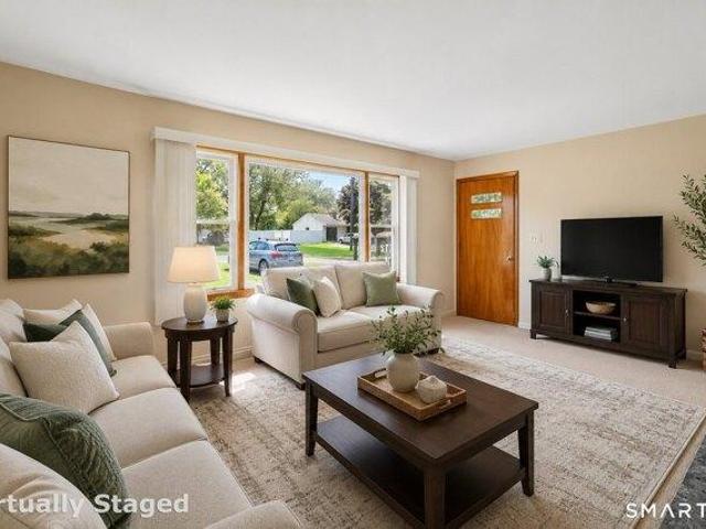 house with 3 bedroom, Danbury CT ES105122734