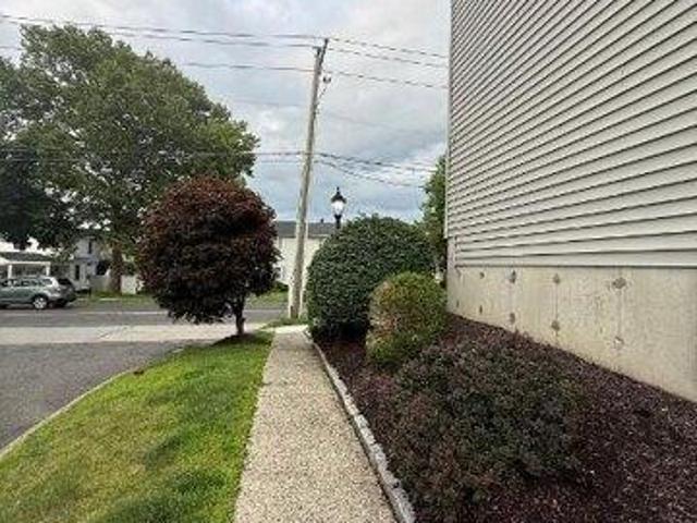 house with 3 bedroom, Danbury CT ES105144240