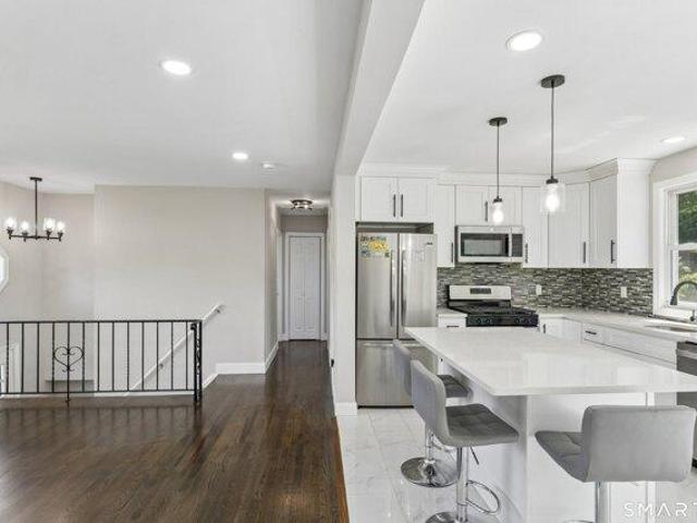 house with 3 bedroom, Danbury CT ES105144381