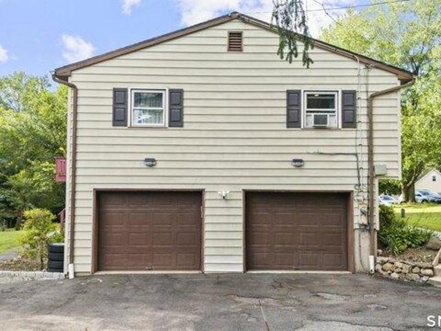 house with 3 bedroom, Danbury CT ES105143603