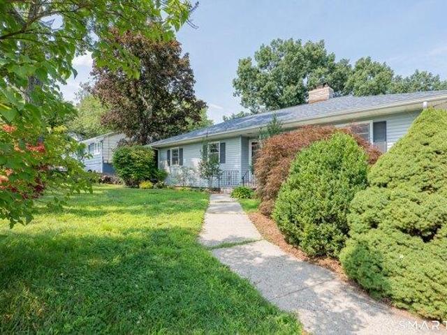 house with 3 bedroom, Danbury CT ES105172896