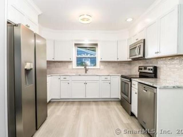 house with 3 bedroom, Danbury CT ES105207195